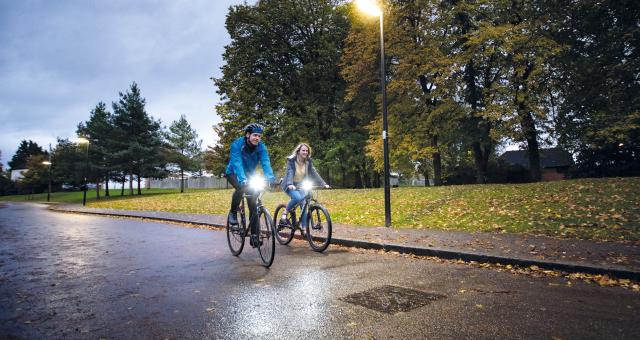 A guide to bicycle lights | Cycling UK