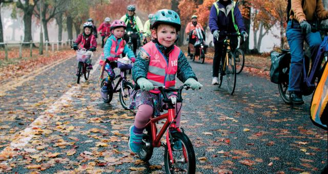 Video: How to teach your child to ride a bike | Cycling UK