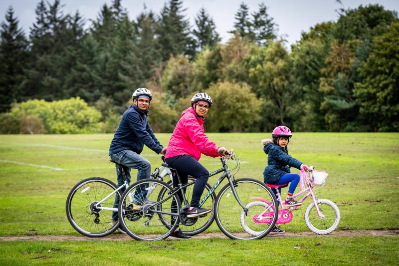 Inspiring cyclists: A six year old girl who got her whole family ...