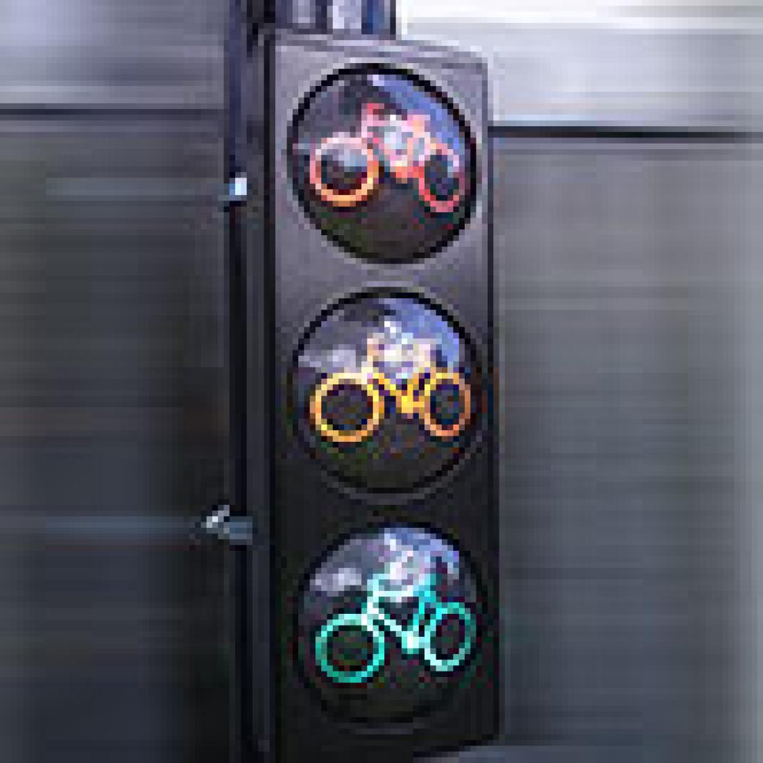 Dutch-style roundabouts and low-level signals tested | Cycling UK