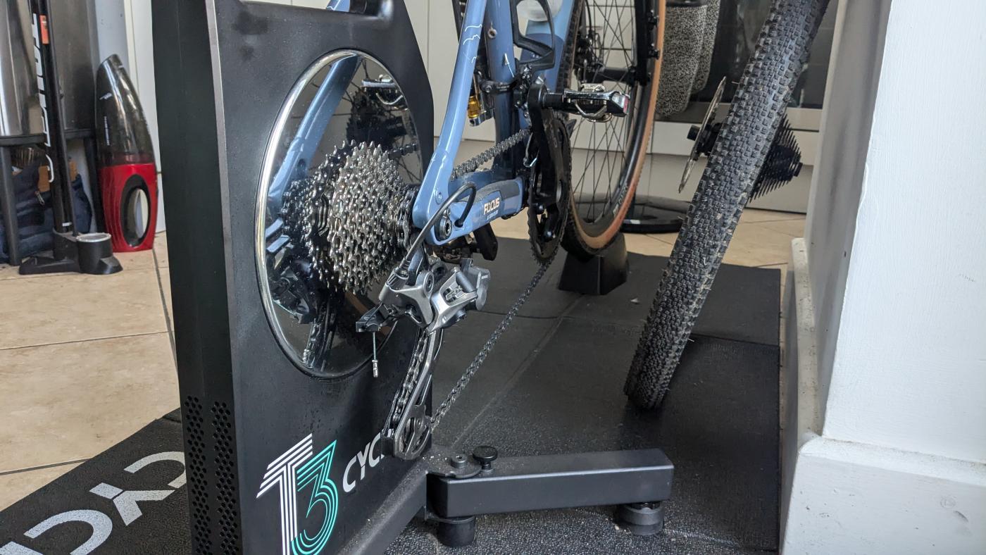 Review: T3 Cycplus trainer and F1 fan | Cycling UK