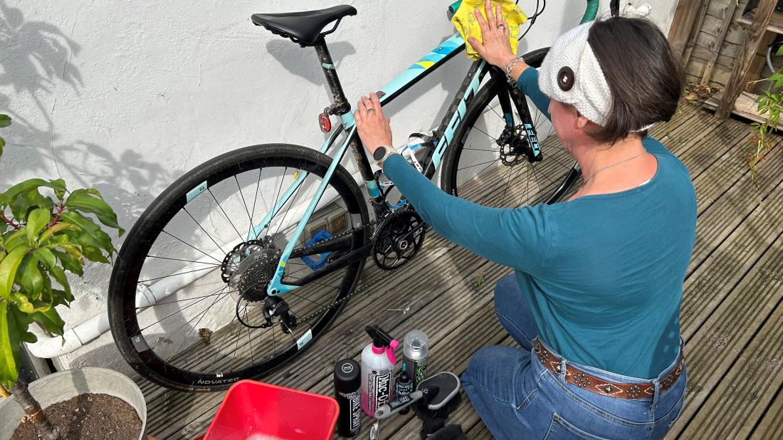 A beginners’ guide to … cleaning your bike | Cycling UK