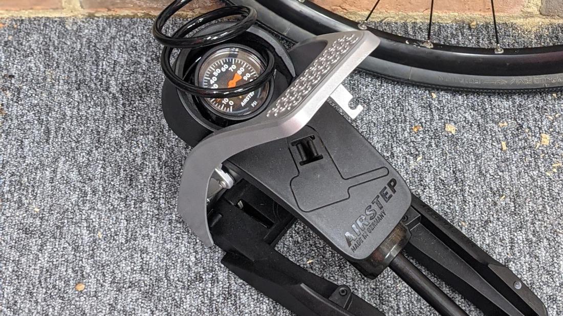 Group test: Choose the best floor pumps | Cycling UK