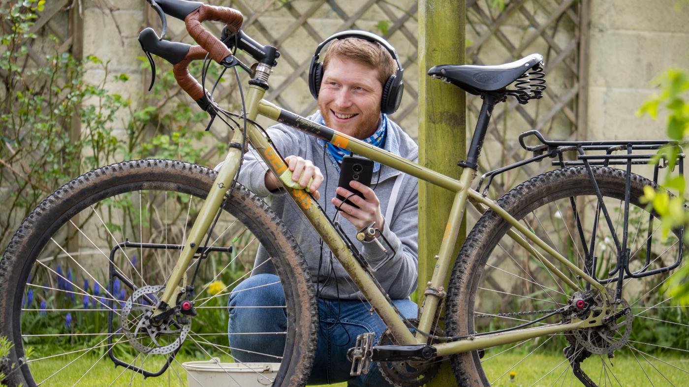 12 of the best cycling podcasts | Cycling UK