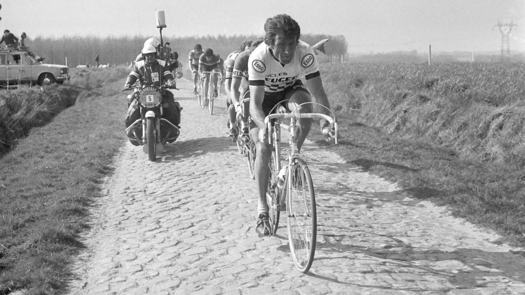 Brian Long and Philippe Claverol: Peugeot: Classic Bicycles 1945 to ...