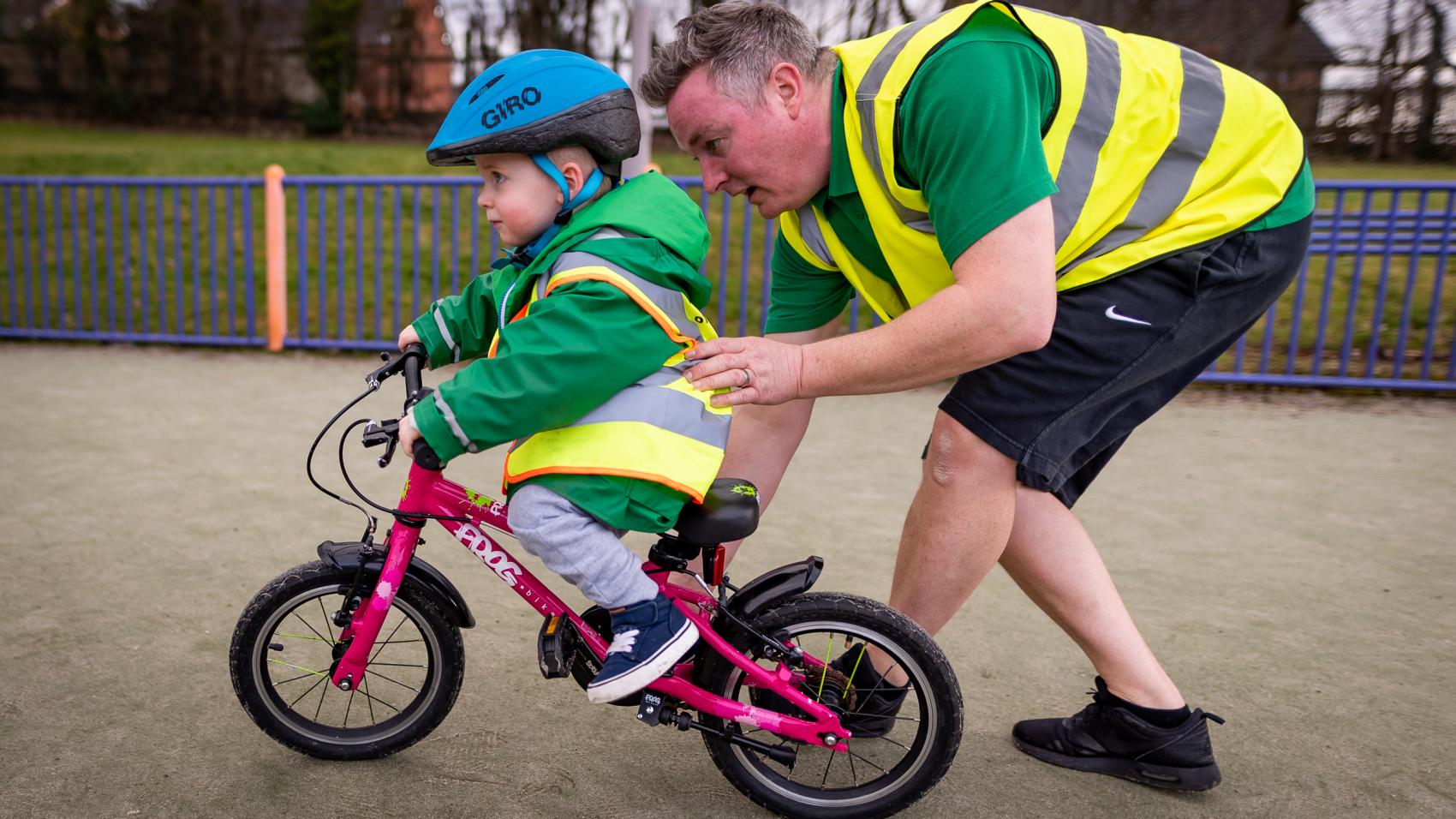 9 steps to teach a child with balance issues to ride a bike | Cycling UK