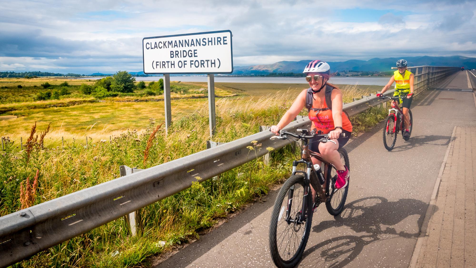 What cycle clothing to wear when it’s hot and sunny | Cycling UK