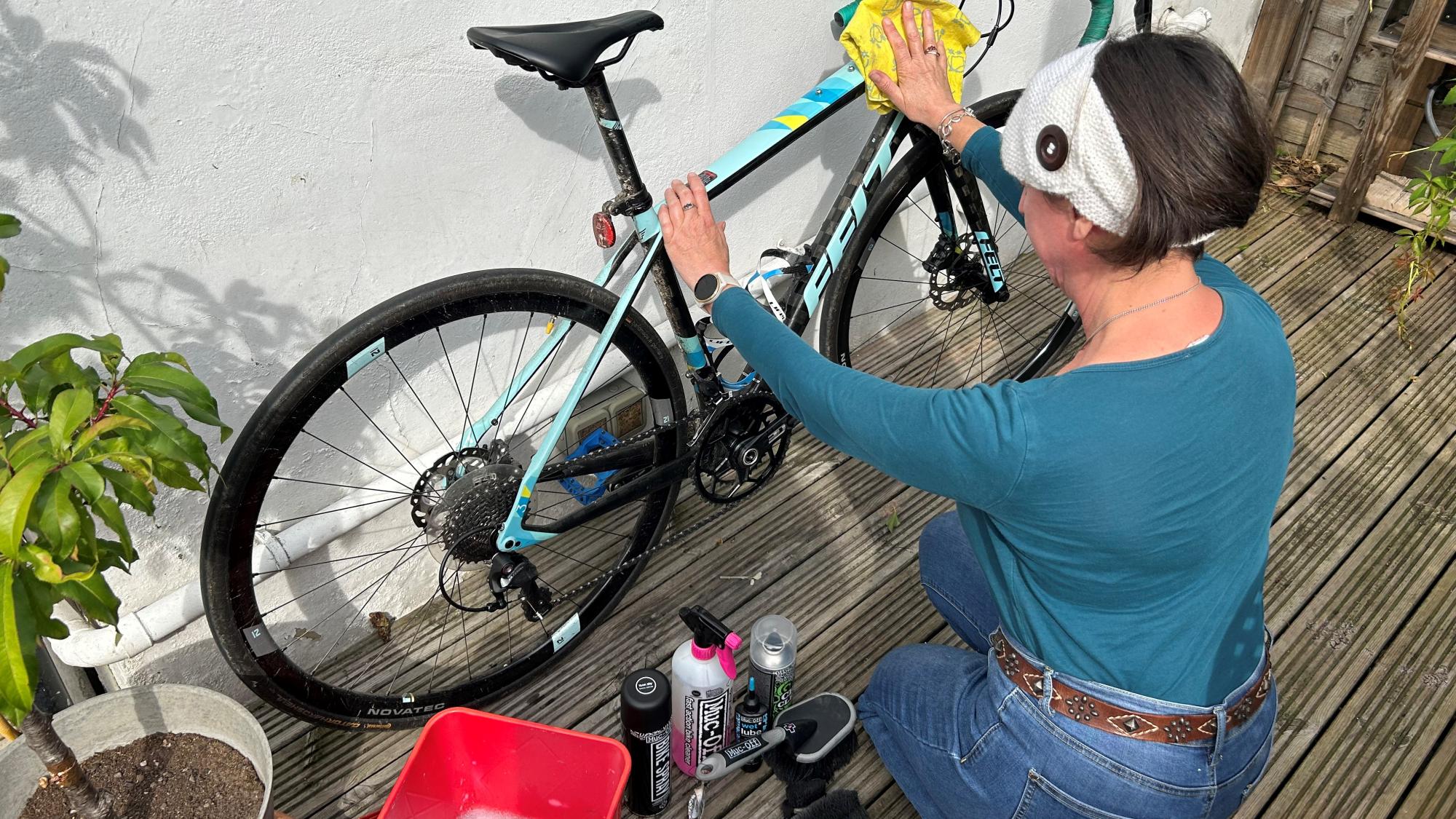 A beginners’ guide to … cleaning your bike | Cycling UK