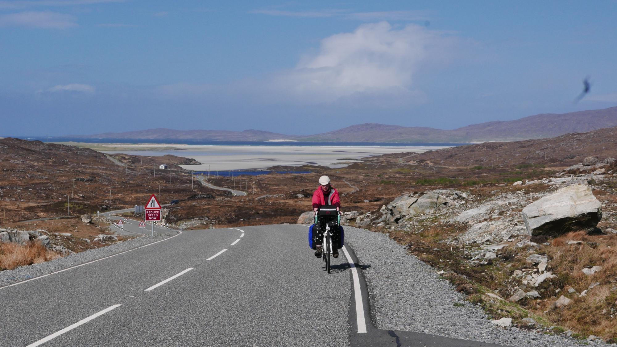 The sands of Luskentyre and the Golden Road, Isle of Harris | Cycling UK