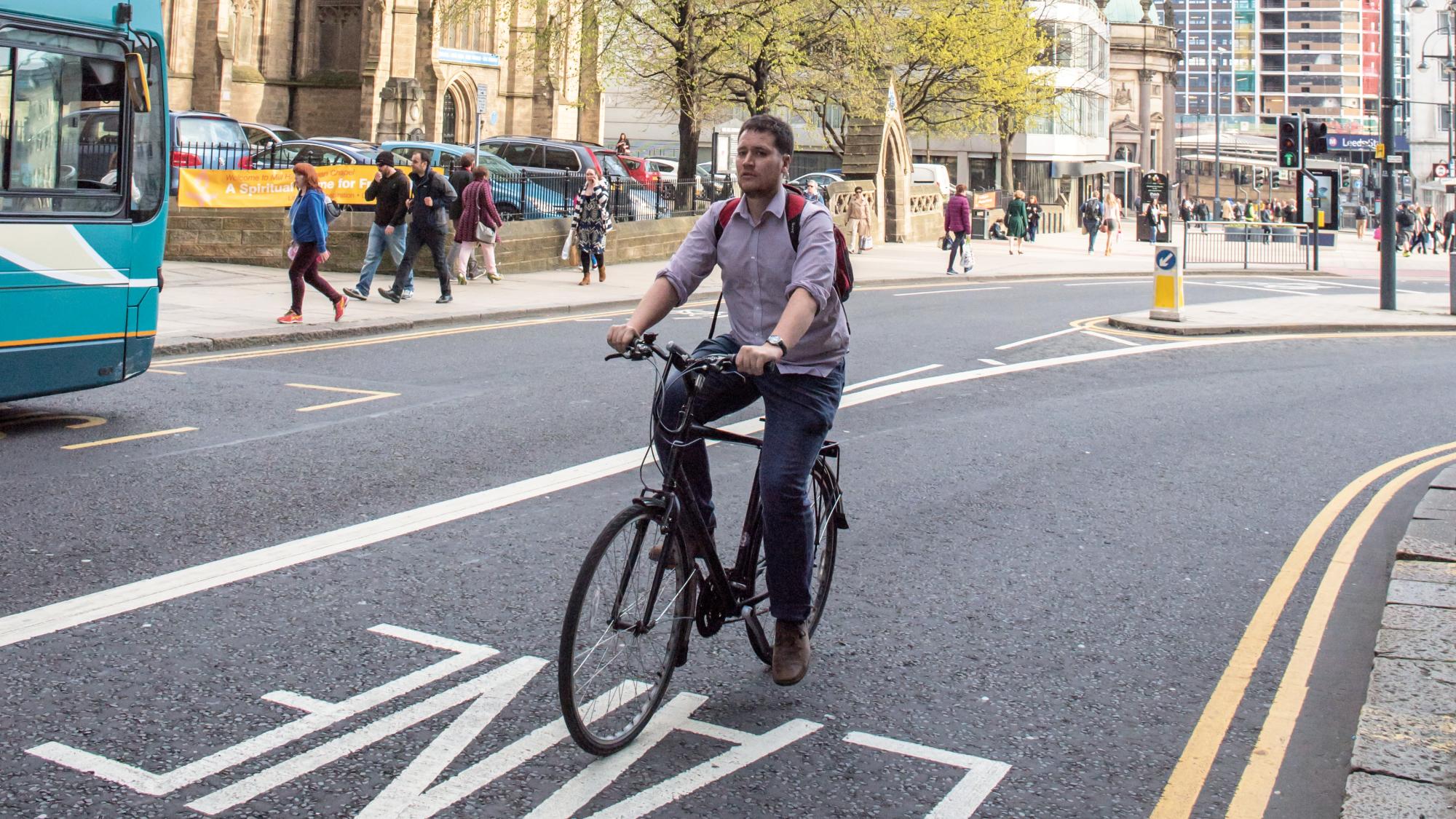 A beginners’ guide to … road positioning for cycling | Cycling UK